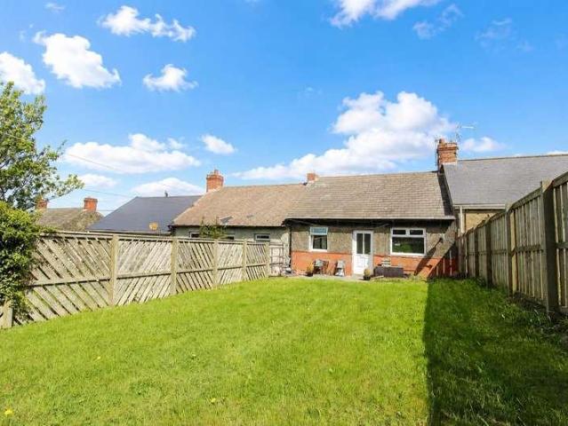 2 bed house for sale