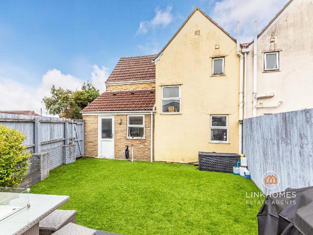 2 bed house for sale