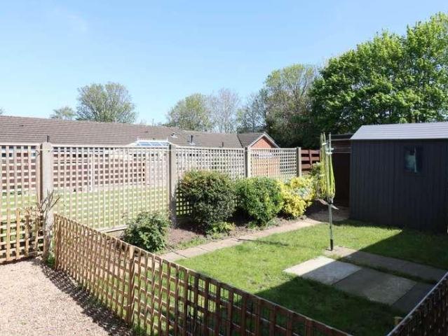 2 bed house for sale