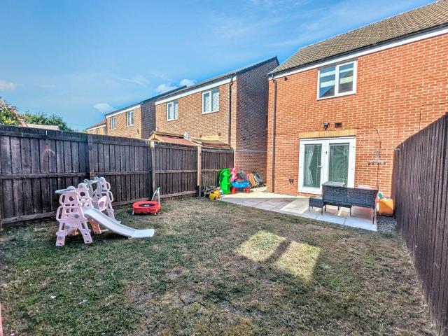 2 bed house for sale