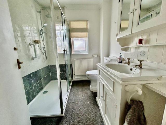 2 bed house for sale