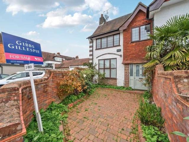 2 bed house for sale