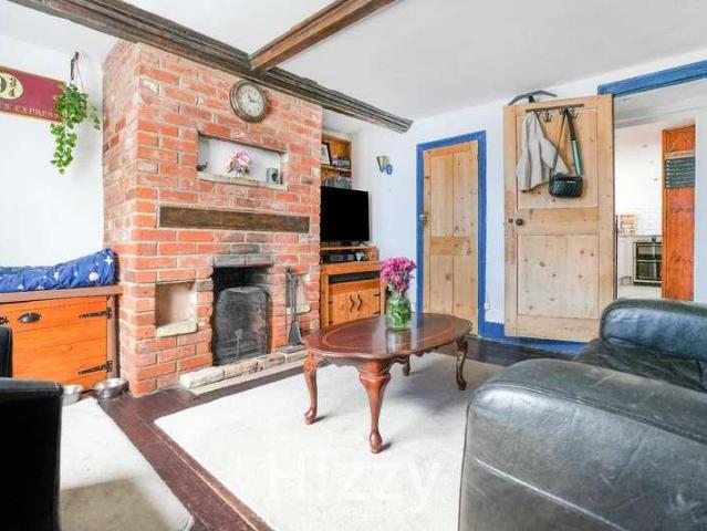 2 bed house for sale