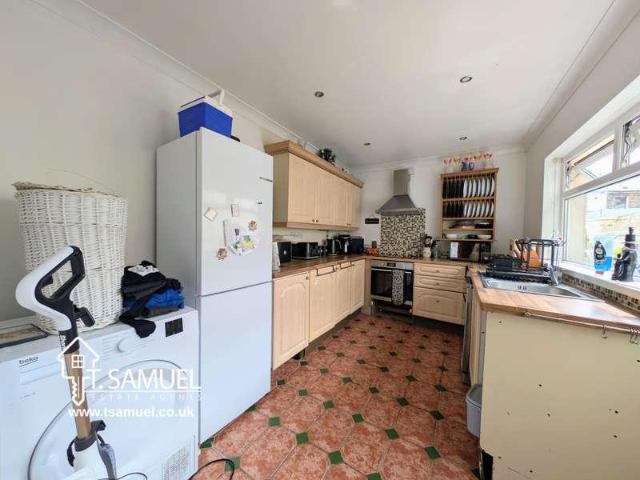 2 bed house for sale
