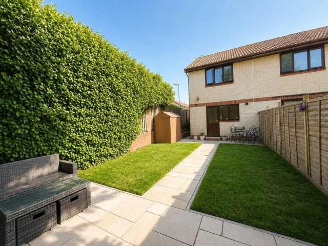 2 bed house for sale