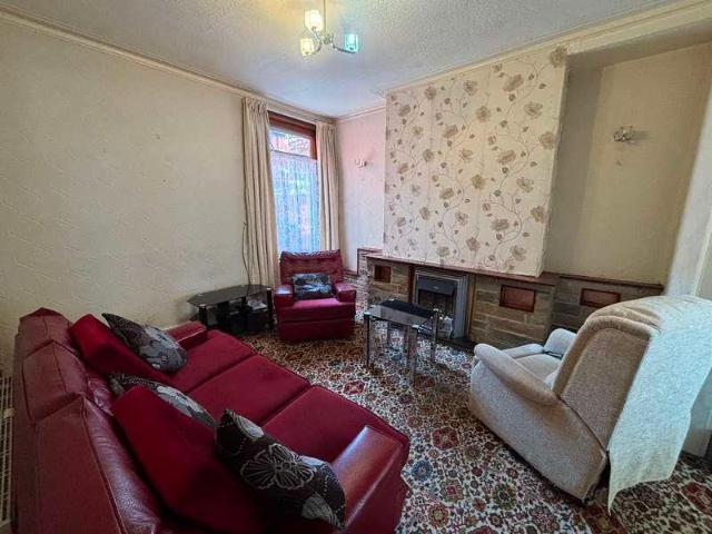 2 bed house for sale