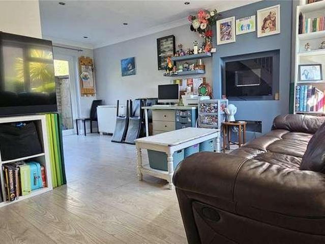 2 bed house for sale