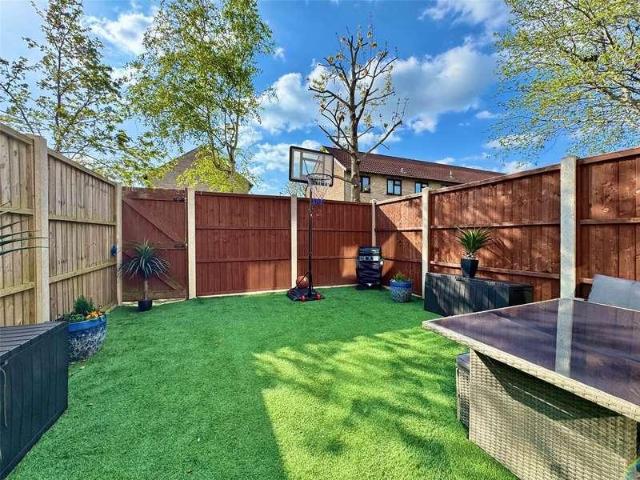2 bed house for sale