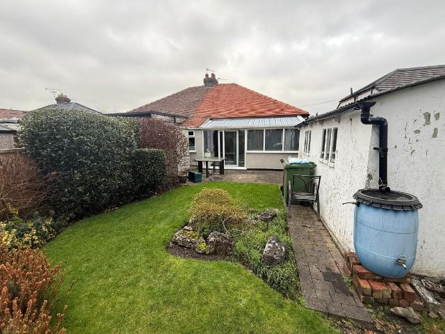2 bed house for sale