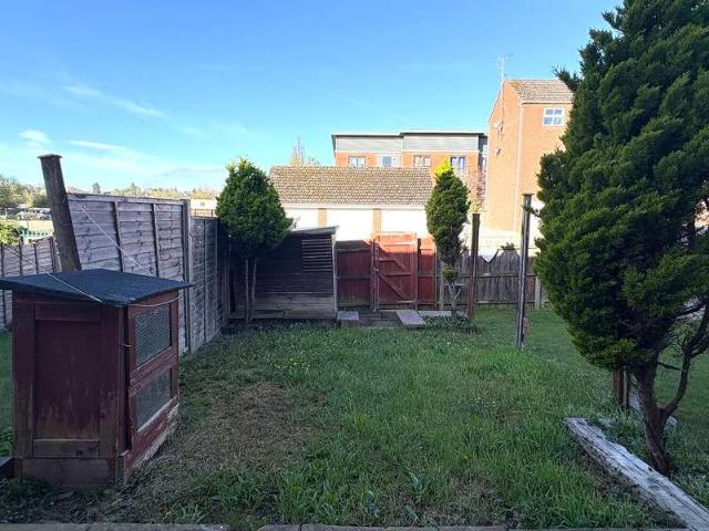 2 bed house for sale