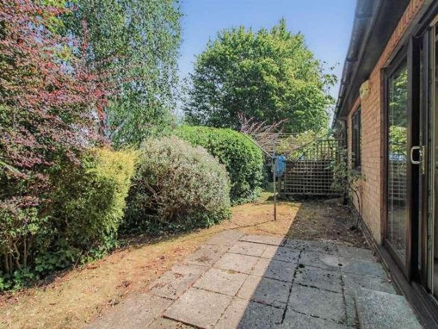 2 bed house for sale