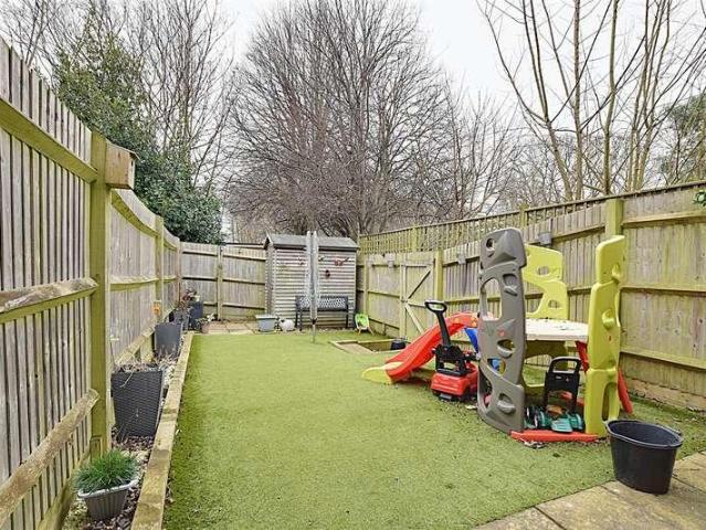 2 bed house for sale