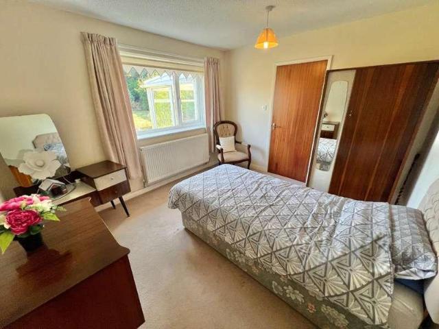 2 bed house for sale