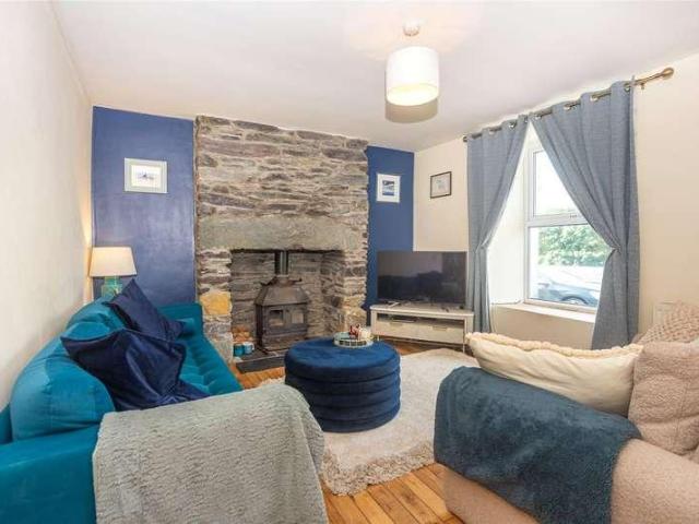 2 bed house for sale