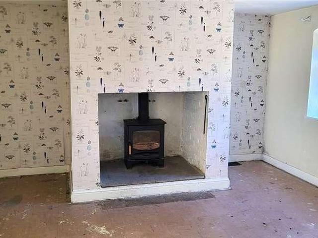 2 bed house for sale