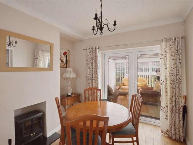 2 bed house for sale