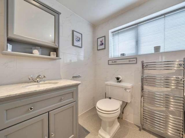 2 bed house for sale
