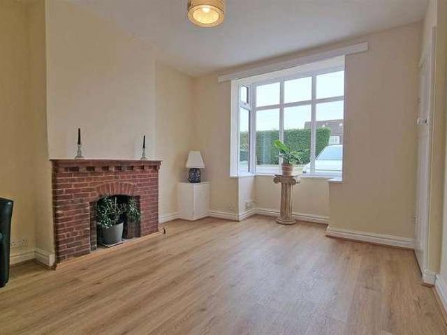 2 bed house for sale