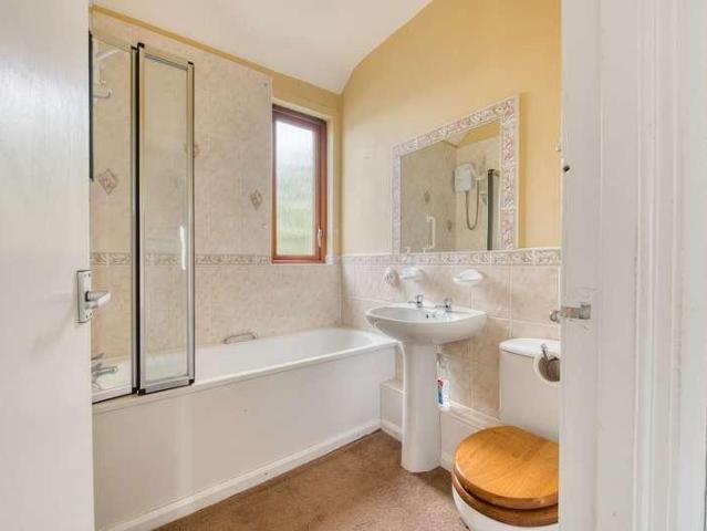 2 bed house for sale