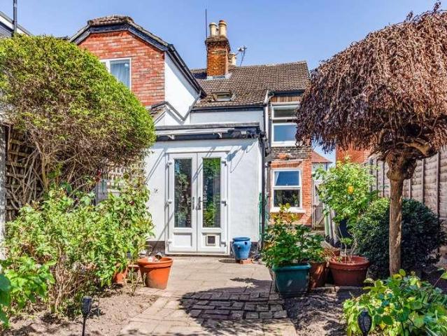 2 bed house for sale
