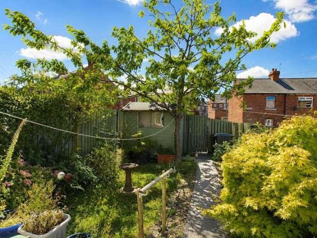 2 bed house for sale