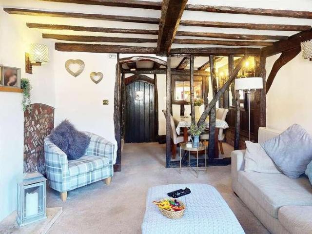 2 bed house for sale