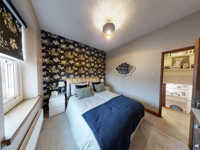2 bed house for sale
