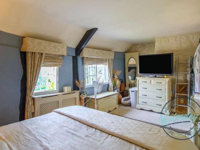 2 bed house for sale