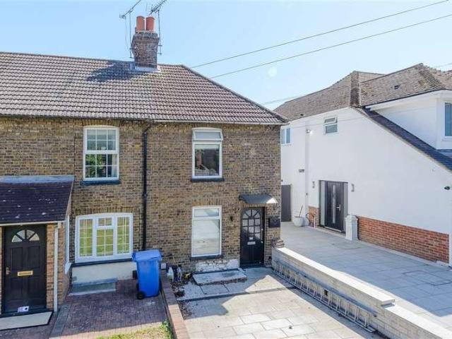 2 bed house for sale