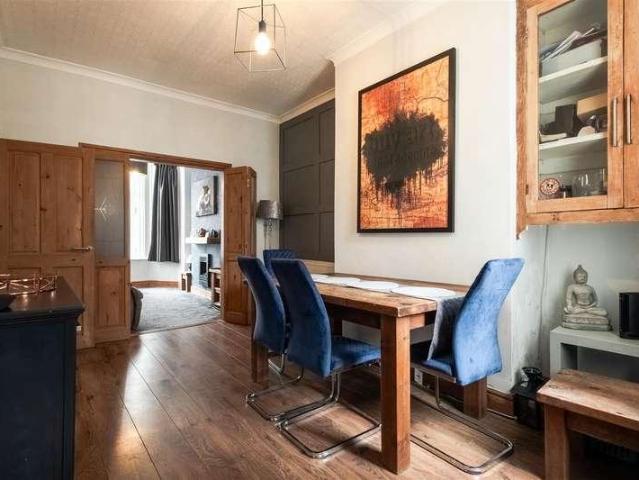 2 bed house for sale