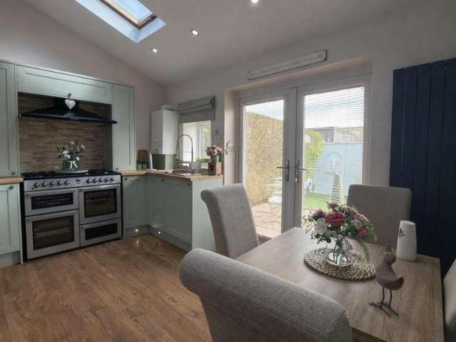 2 bed house for sale