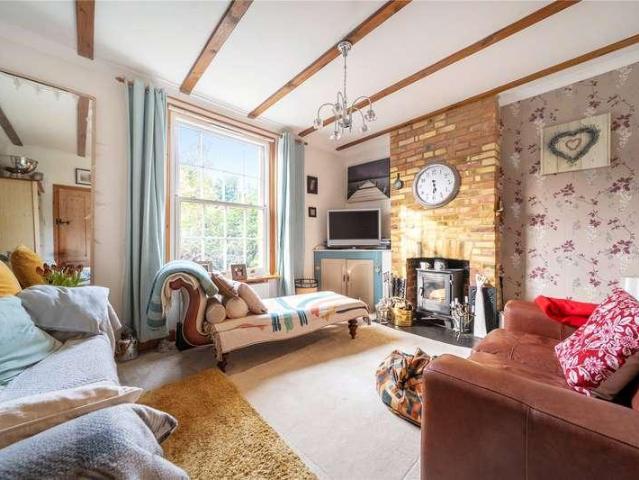 2 bed house for sale