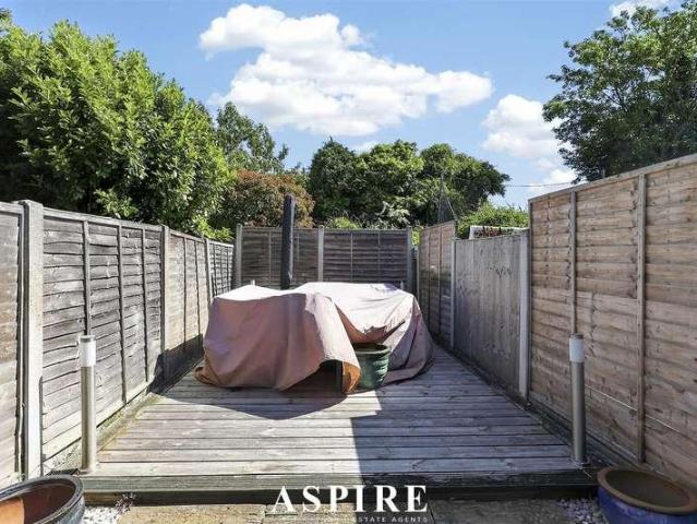 2 bed house for sale