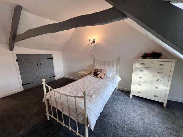 2 bed house for sale