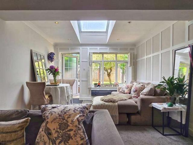 2 bed house for sale
