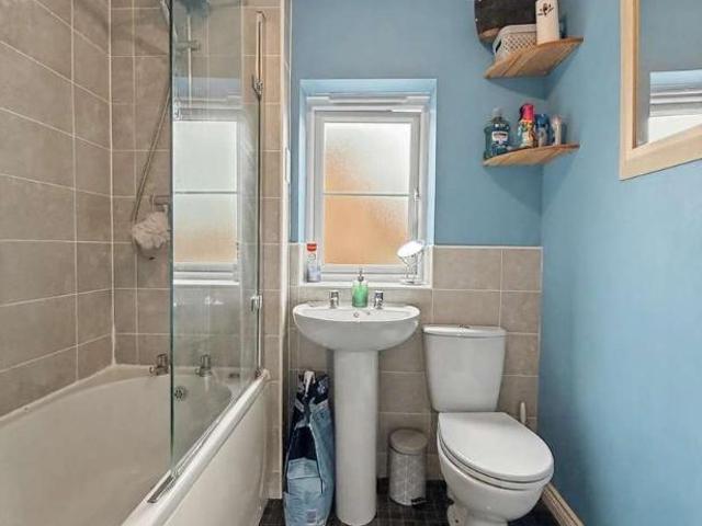 2 bed house for sale