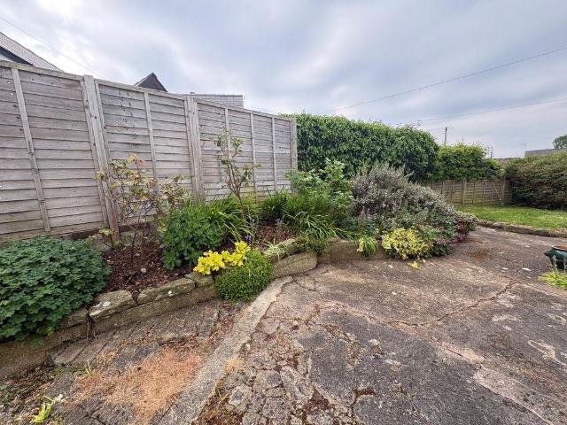 2 bed house for sale