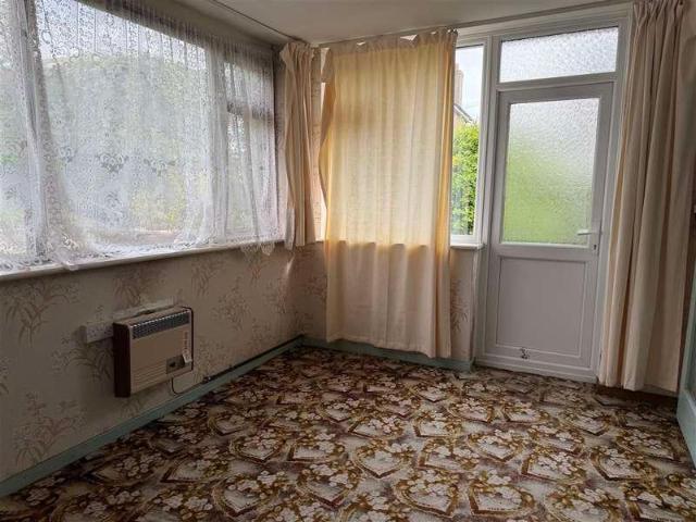 2 bed house for sale