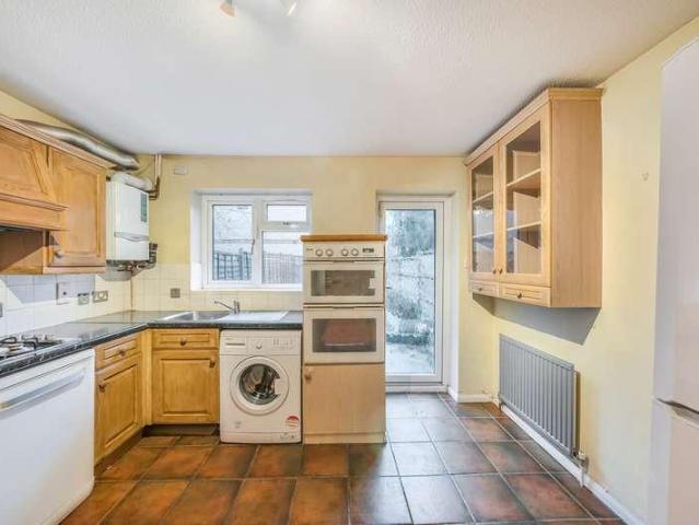 2 bed house for sale