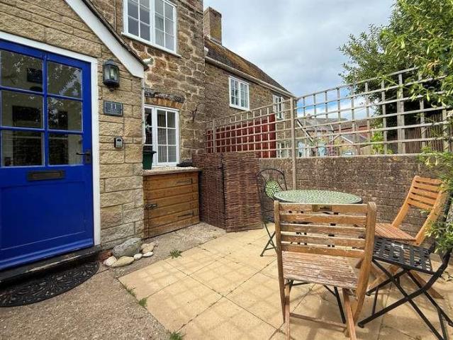 2 bed house for sale