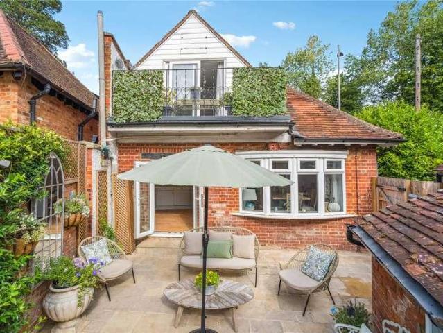 2 bed house for sale
