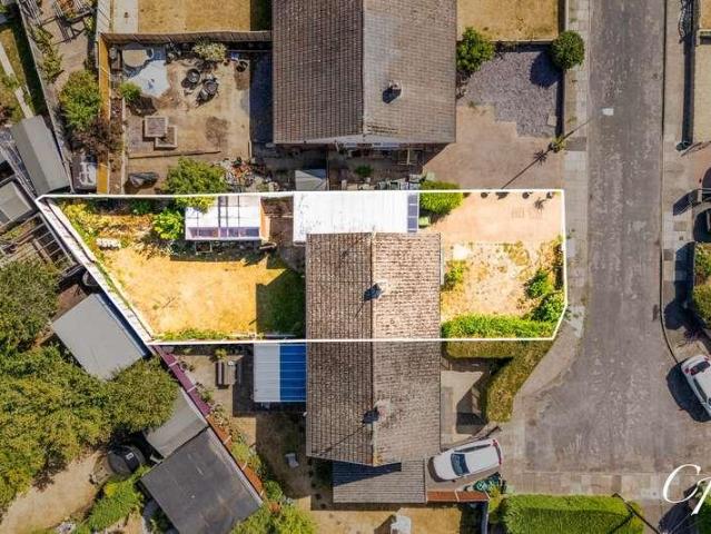2 bed house for sale