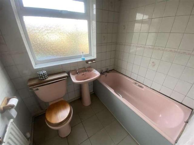2 bed house for sale