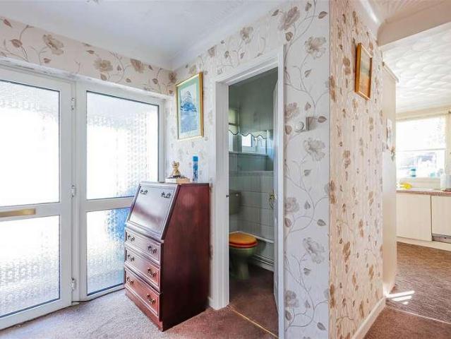 2 bed house for sale
