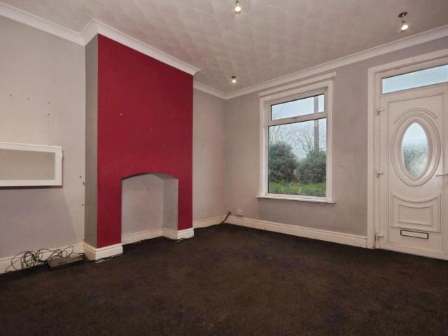 2 bed house for sale