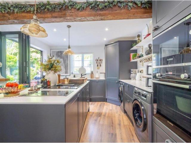 2 bed house for sale