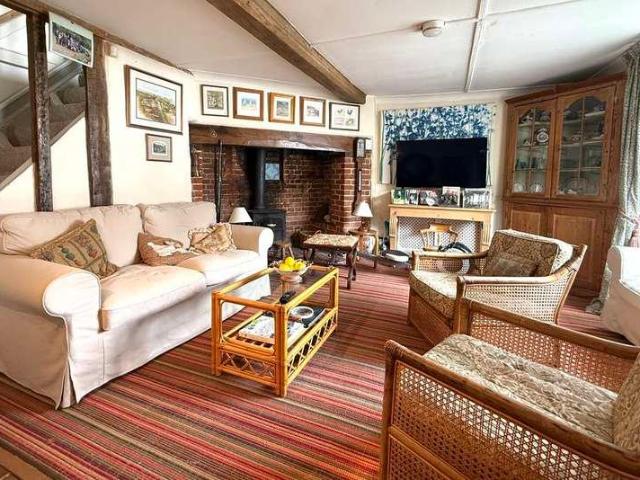 2 bed house for sale