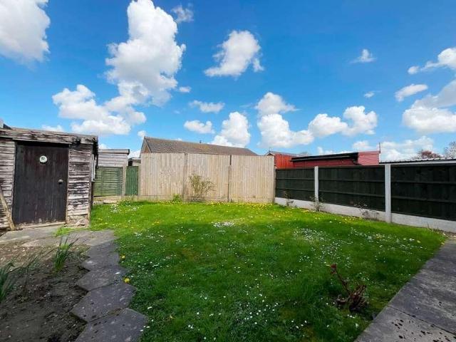 2 bed house for sale