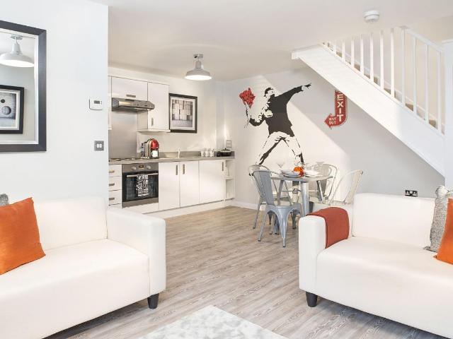 2 bed house for sale