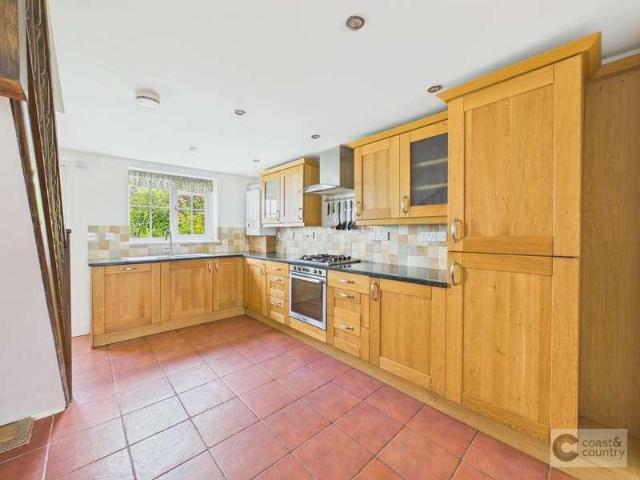 2 bed house for sale